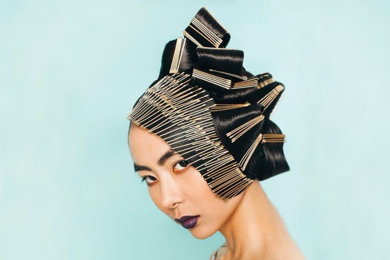 25 Bobby Pin Ideas to Compliment the Style