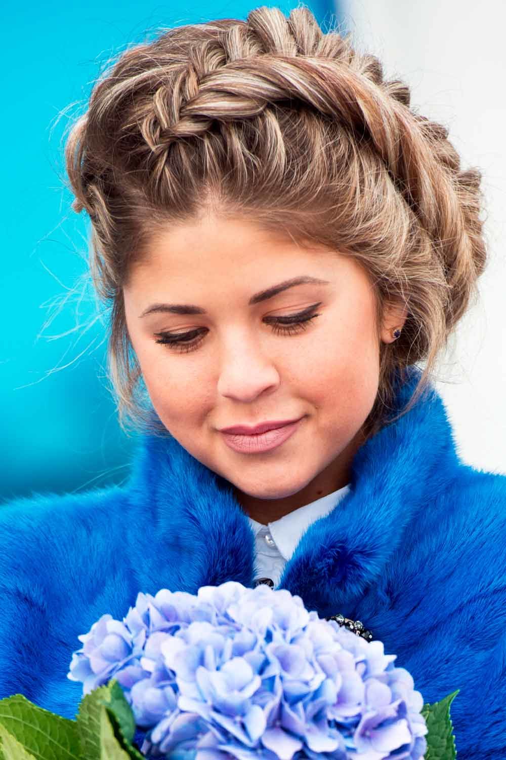 15 Fabulous Halo Braid Ideas To Opt For