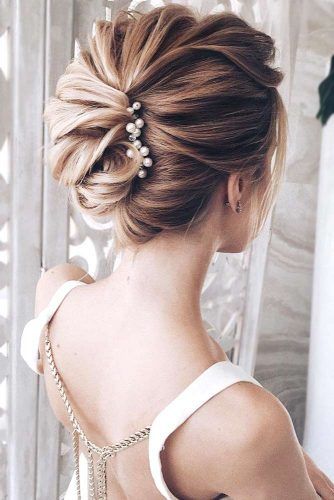65 Dreamy Prom Hairstyles For A Night Out