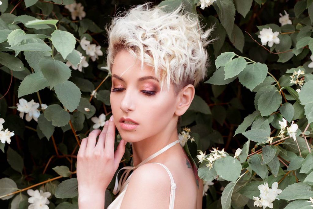 Bold And Classy Undercut Pixie Ideas to Try