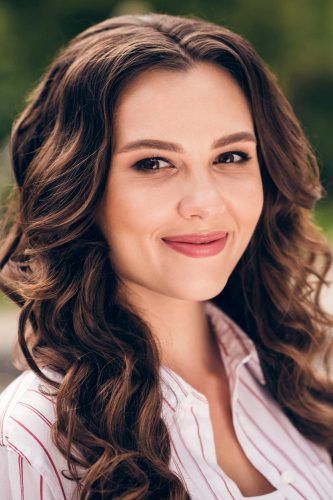 The Intricacy Of Middle Part And Popular Styles That Come Along