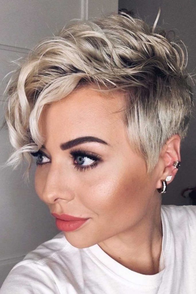Gorgeous Looking Variants On How To Style A Pixie Cut