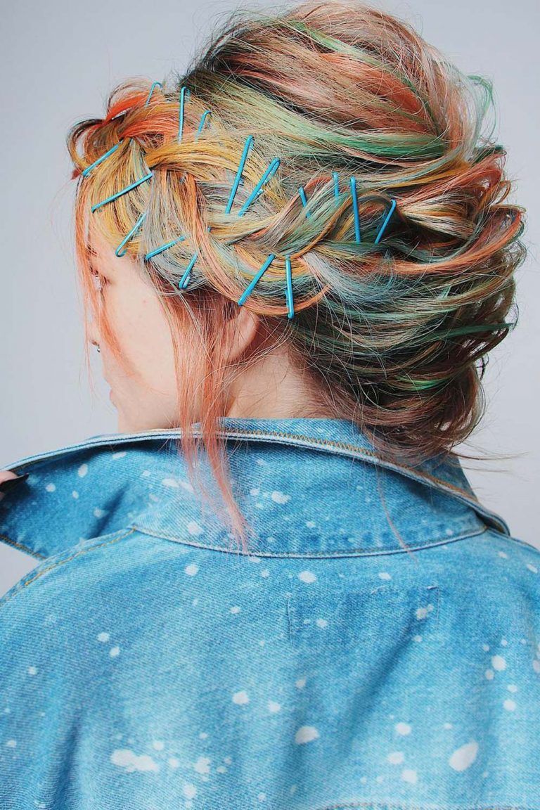 25 Bobby Pin Ideas to Compliment the Style