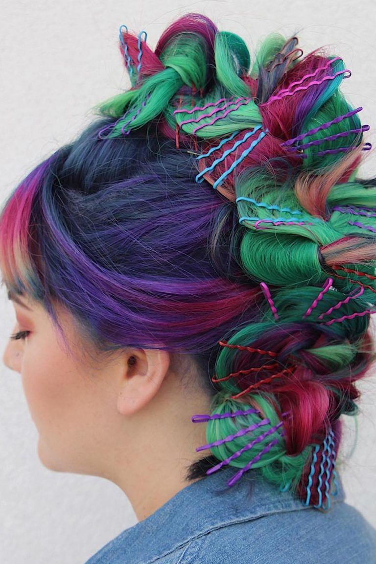 25 Bobby Pin Ideas to Compliment the Style