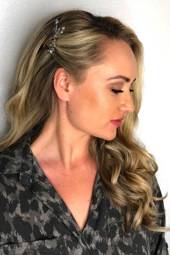 25 Bobby Pin Ideas to Compliment the Style