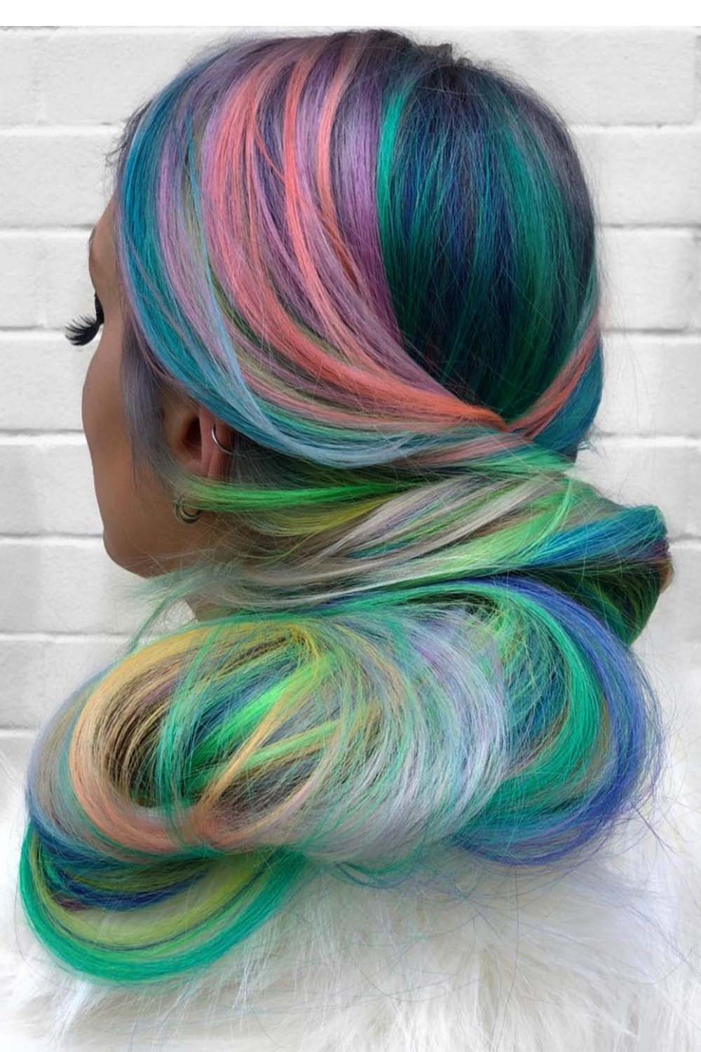 18 Tips & Illuminant Shades To Rock Magical Holographic Hair