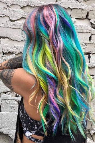 18 Tips & Illuminant Shades To Rock Magical Holographic Hair