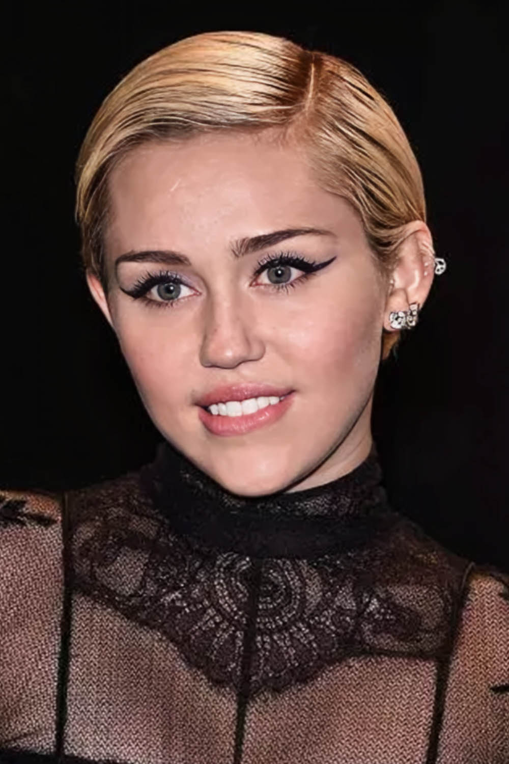 Miley Cyrus Short Hair Gallery: Cuts And Styles That Catch Eyes