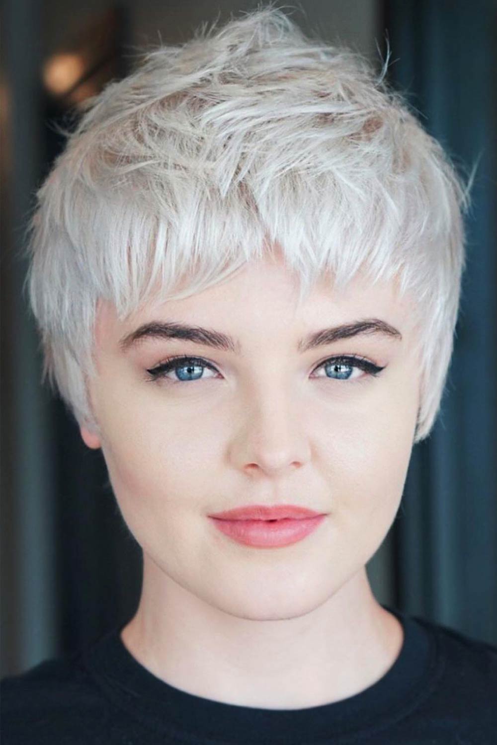 55 Best Short Hairstyles For Round Faces