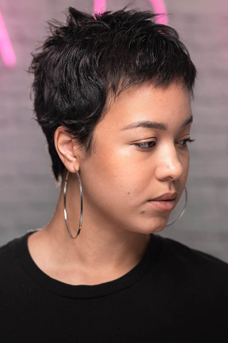 55 Best Short Hairstyles For Round Faces