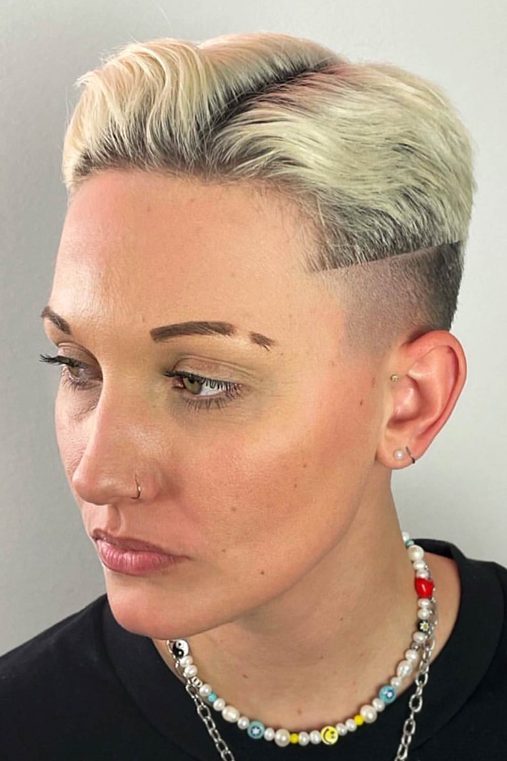 Bold And Classy Undercut Pixie Ideas to Try