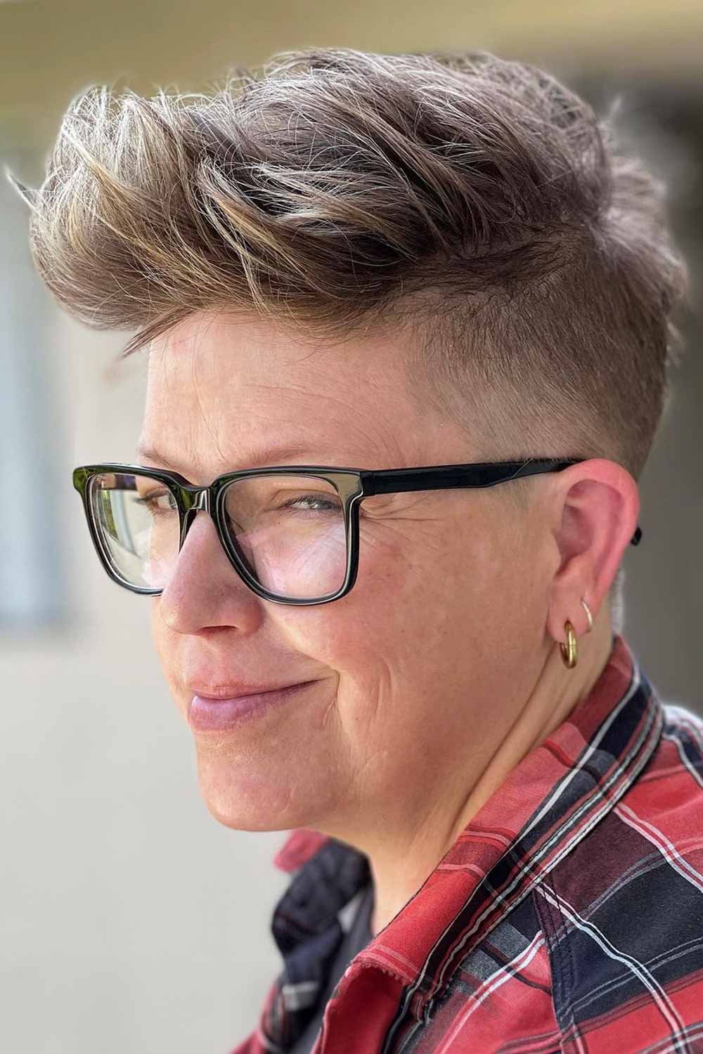 Bold And Classy Undercut Pixie Ideas to Try