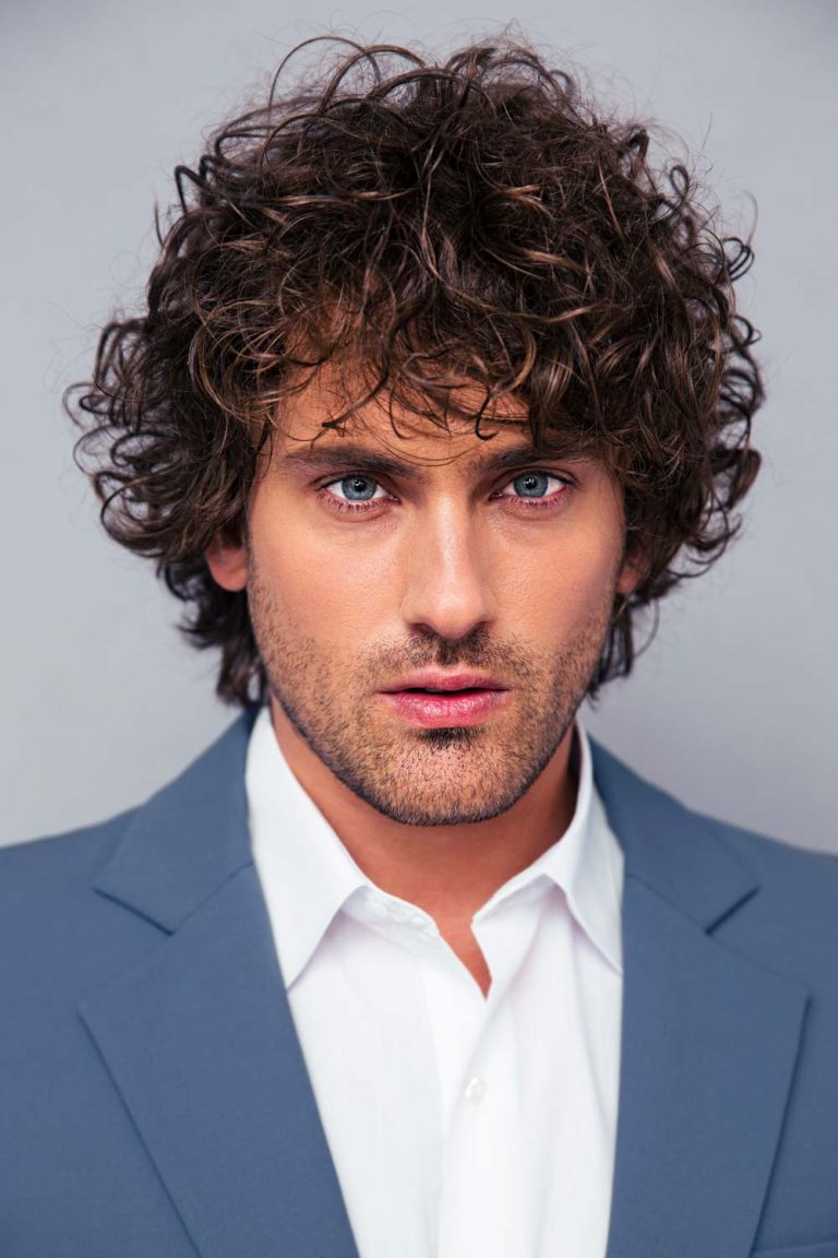 20 Striking Ways To Rock Jewfro Hairstyles For Modern Men