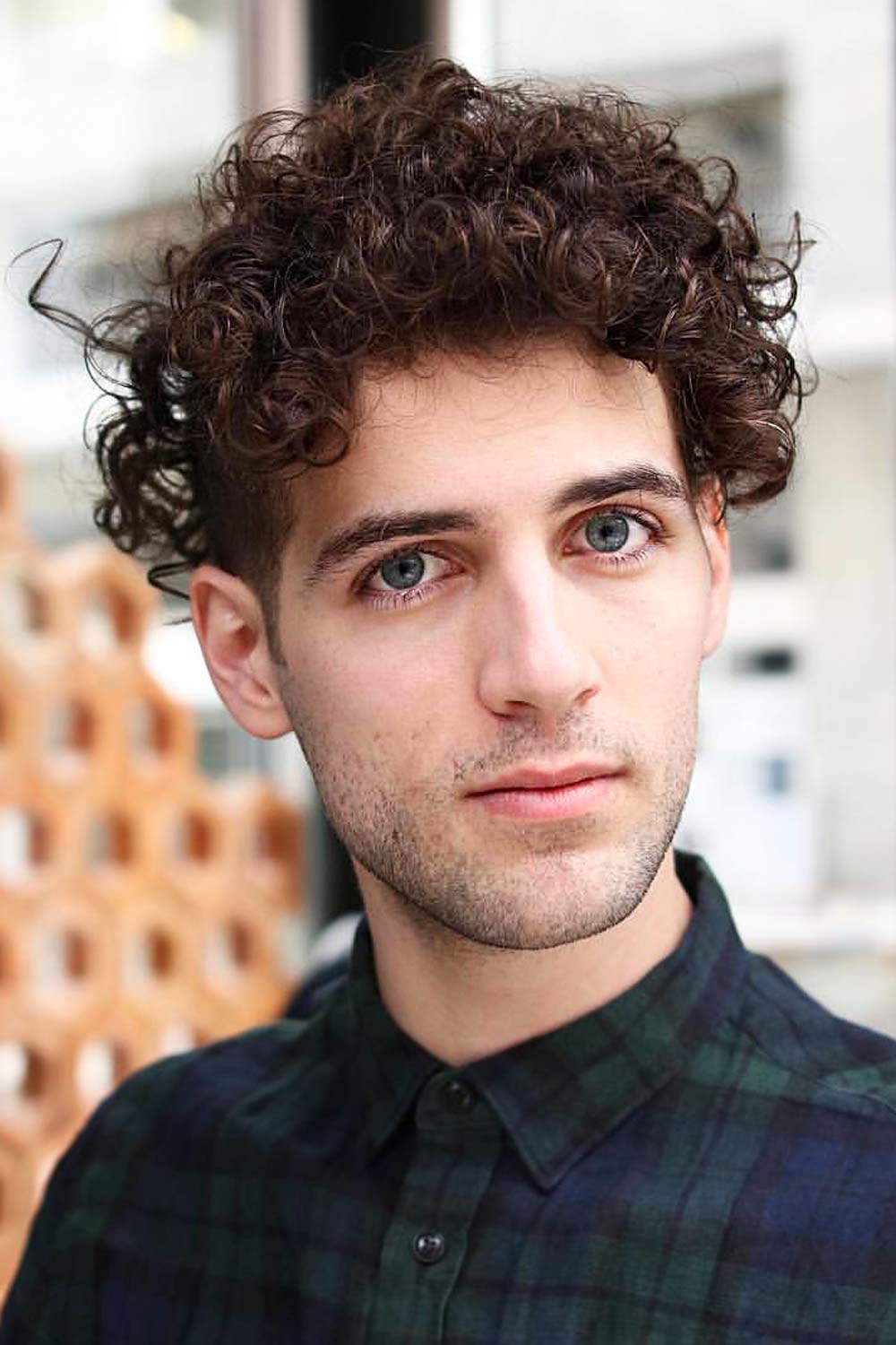 20 Striking Ways To Rock Jewfro Hairstyles For Modern Men