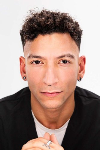 20 Striking Ways To Rock Jewfro Hairstyles For Modern Men