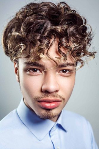 20 Striking Ways To Rock Jewfro Hairstyles For Modern Men