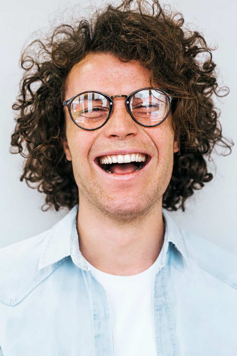 20 Striking Ways To Rock Jewfro Hairstyles For Modern Men