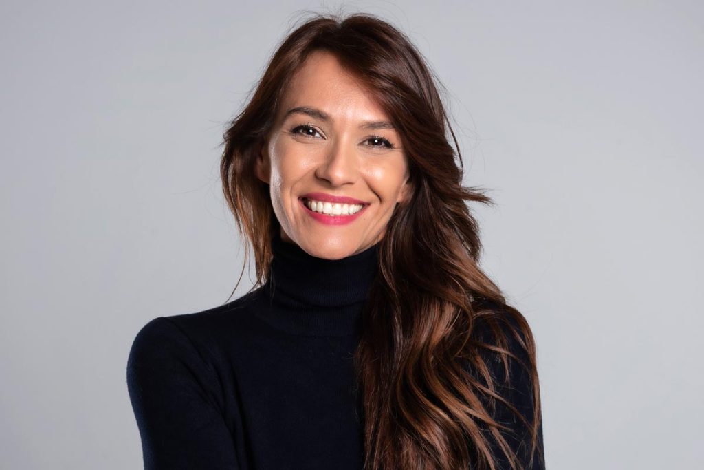 50 Timeless Feathered Hair Ideas To Look Fresh And Modern