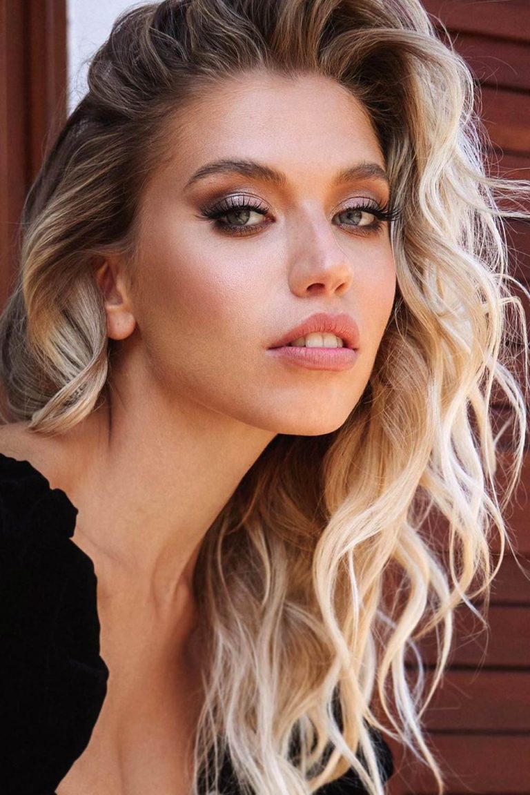 The Trendiest Ways To Beautify Your Long Curly Hair